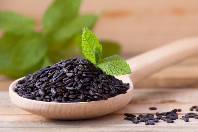 7 Health Benefits of Black Foods (and the Top 10 to Eat More Of!) - The ...